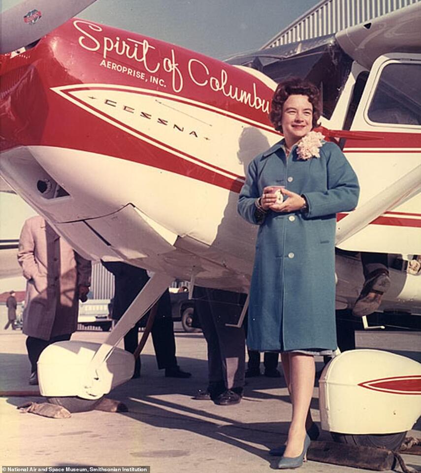 The American who was dubbed The Flying Housewife: Mother became first ...