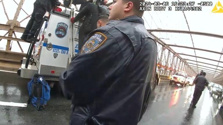 'We got you': NYPD officers save woman from jumping off Brooklyn Bridge ...