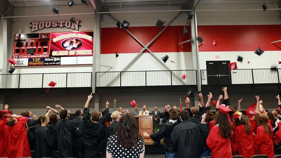 HHS class of 2024 to receive diplomas Saturday - NewsBreak