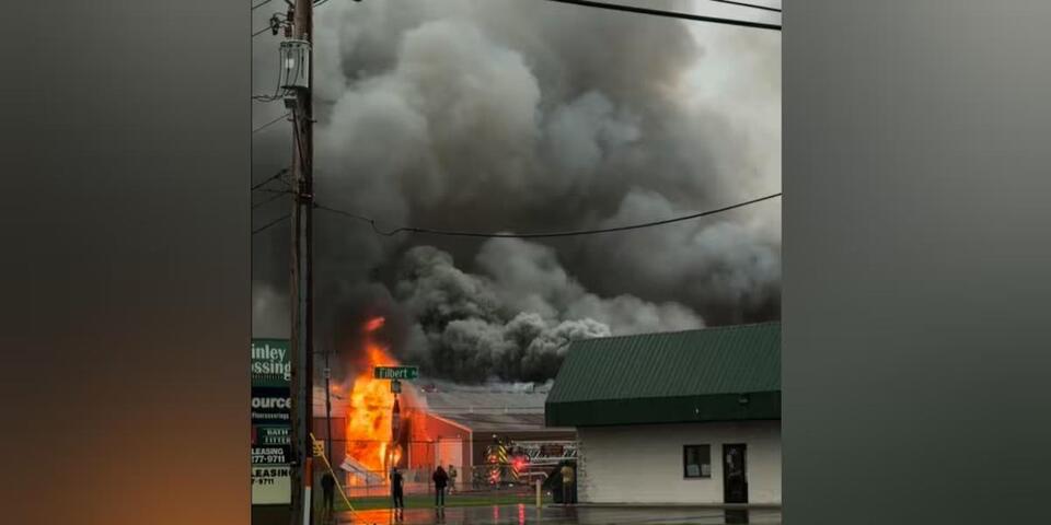 Massive warehouse fire in Mishawaka possibly caused by lightning strike ...