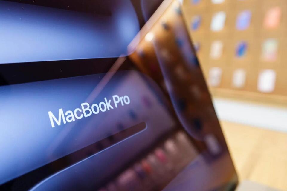Apple Hints At Early M5 Pro And M5 Ultra MacBook Pro Release Date ...