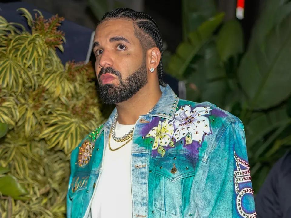 Drake Raps Over Metro Boomin’s “BBL Drizzy” Diss on New Sexyy Red Song ...