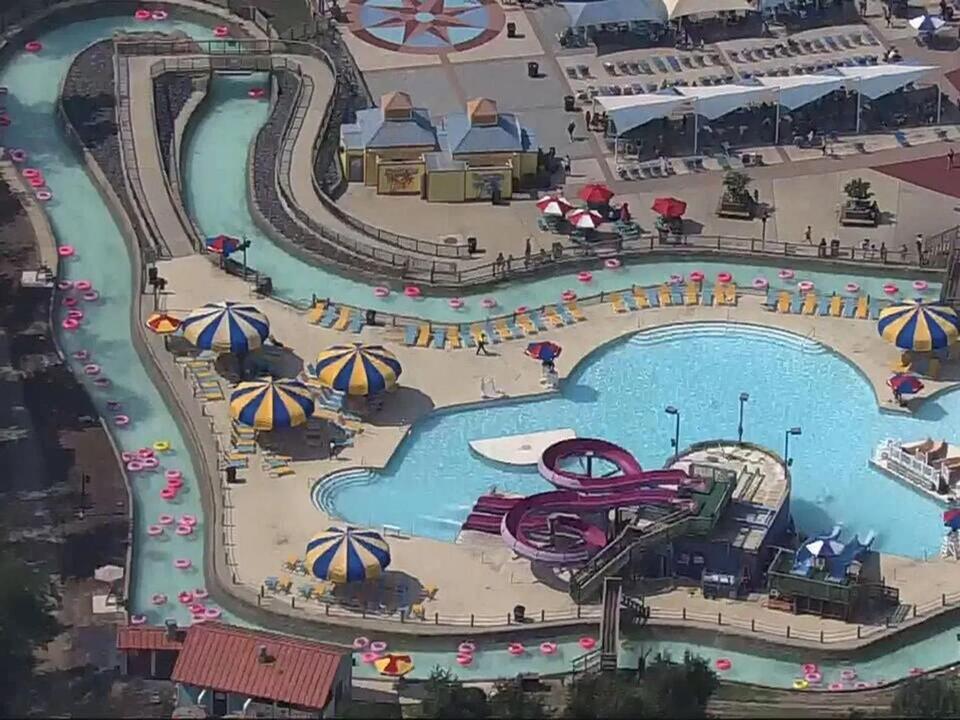 Three lifeguards treated for heat-related illnesses at Six Flags America