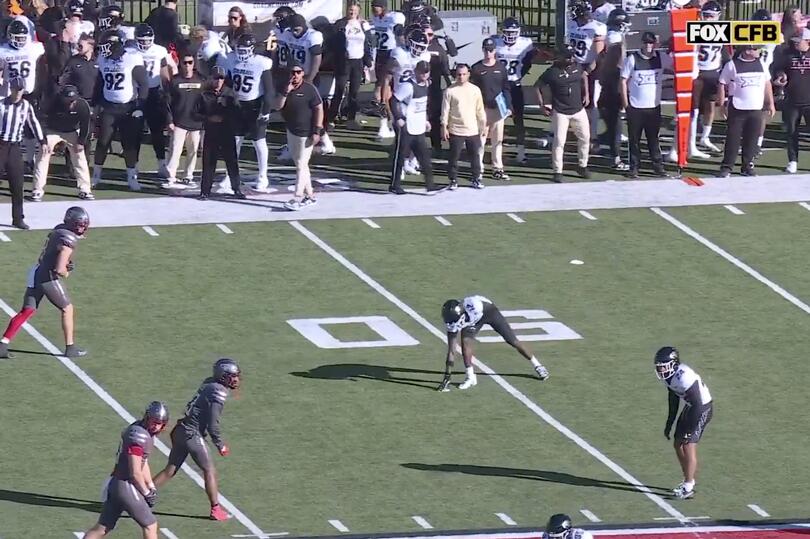 Travis Hunter in bizarre incident after Texas Tech fans threw tortillas on field - NewsBreak
