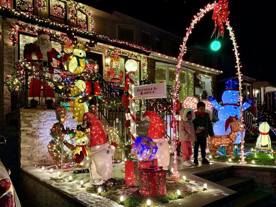 Dyker Heights lights 2024: An over-the-top winter wonderland in ...