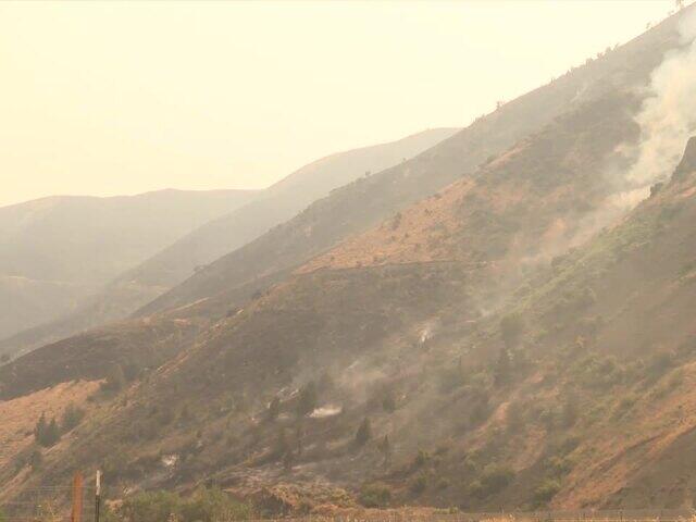 Durkee fire continues to spread