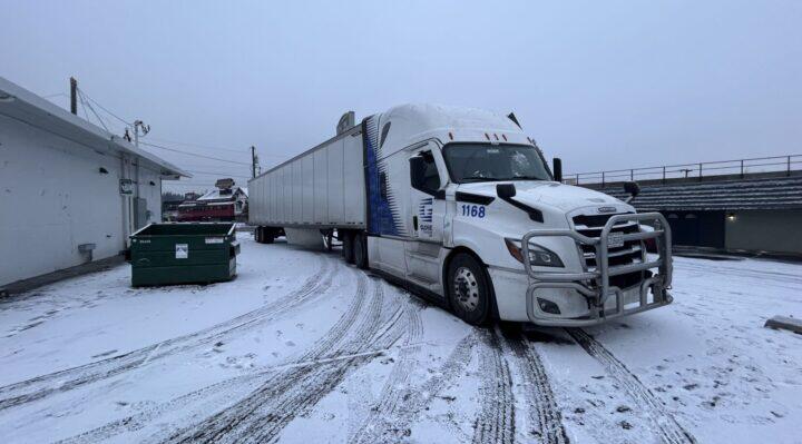 Power line hit, traffic light out at 2nd Avenue and Walnut Street ...