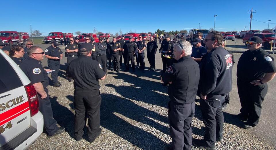 New Details - Wildfires: Oregon strike teams join forces to battle LA ...