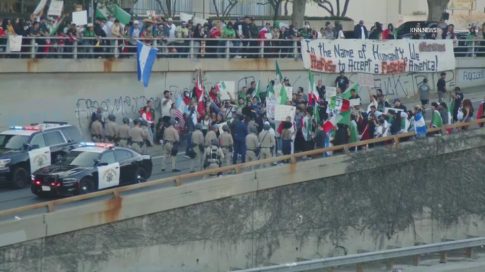 Anti-Immigration Enforcement Protesters, Police Face Off in Downtown ...