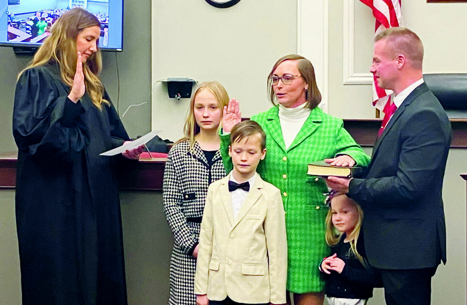 New Columbiana County Municipal Court judge takes oath of office ...