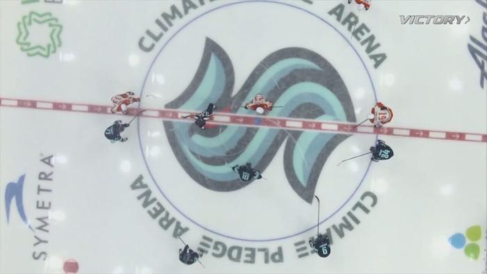 Vince Dunn shines as bright spot for the Seattle Kraken, despite team's ...