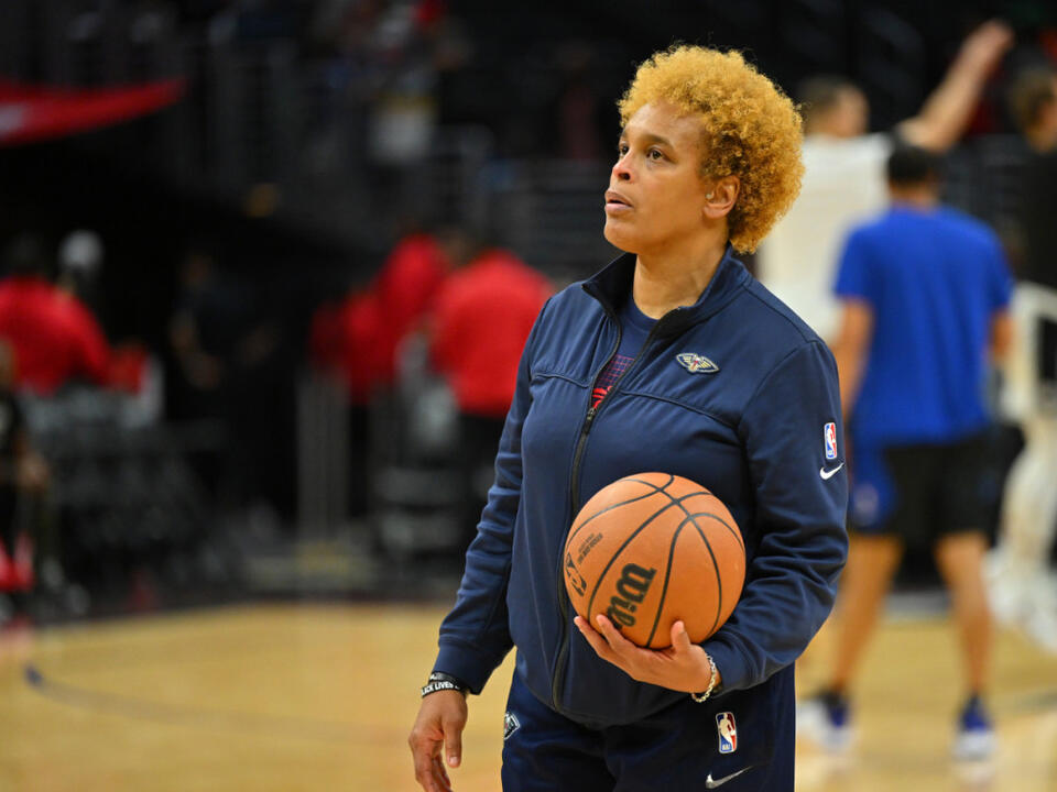 Chicago Sky Coach Sends Grim Message to Angel Reese before WNBA Debut