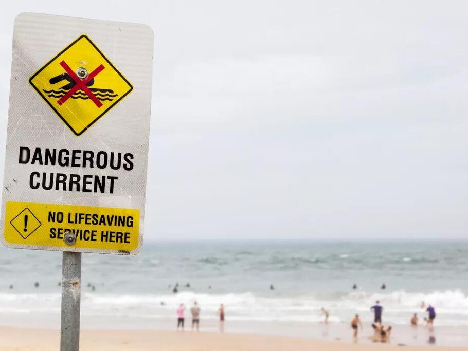 Parents On Vacation With 6 Kids Drown After Getting Caught In Rip Current