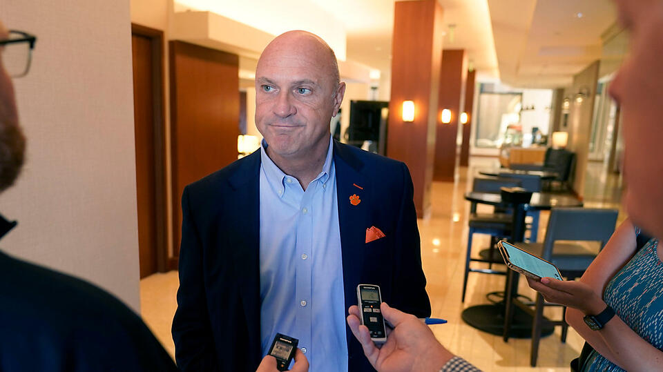 Clemson President Jim Clements announces retirement after 12 years ...