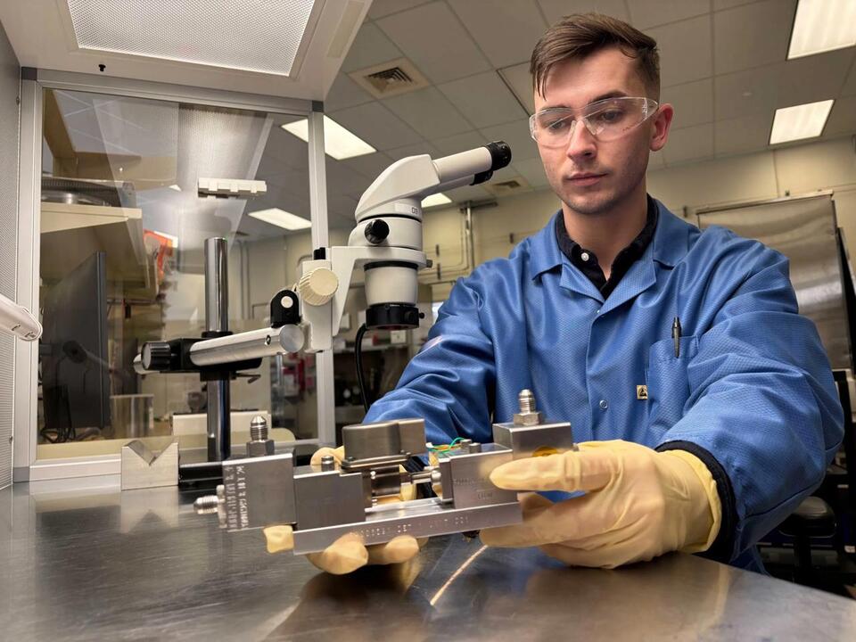 Air Force Research Laboratory Awards Moog Contract to Develop New ...