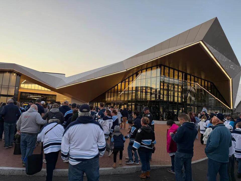 Fans pack newly renovated Alfond Arena for UMaine hockey opener - NewsBreak