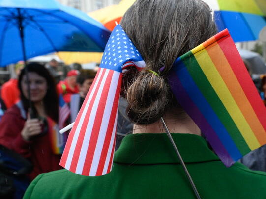 Chaos as Baltimore Pride crowd scrambles after Mace and fireworks cause ...