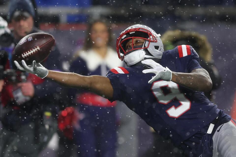 Why Snow Never Stuck at Gillette Stadium Sunday Night - NewsBreak