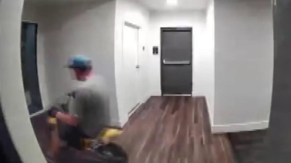 Surveillance video captures man stealing young boy’s mini dirt bike ...
