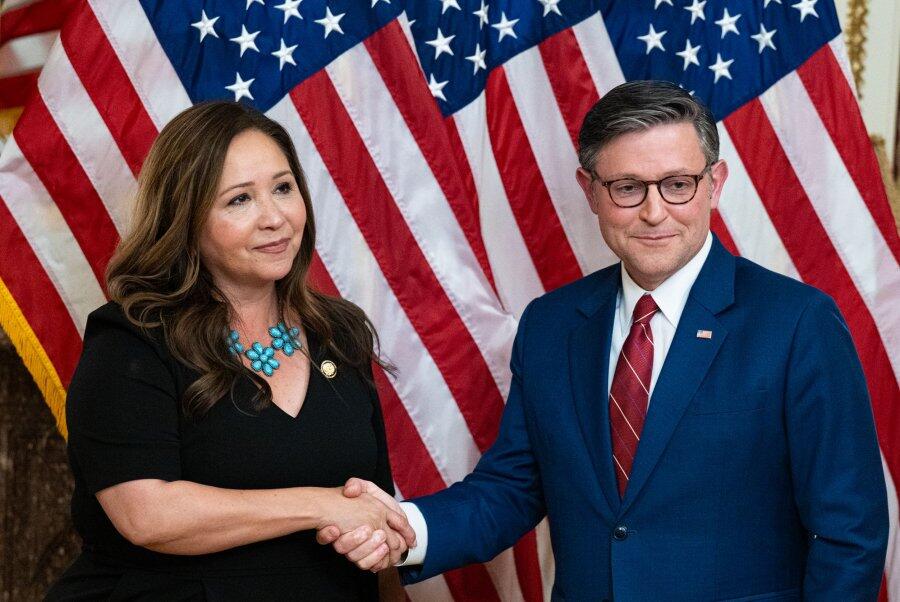 Democrat Adelita Grijalva sworn in as House member 2 months after ...