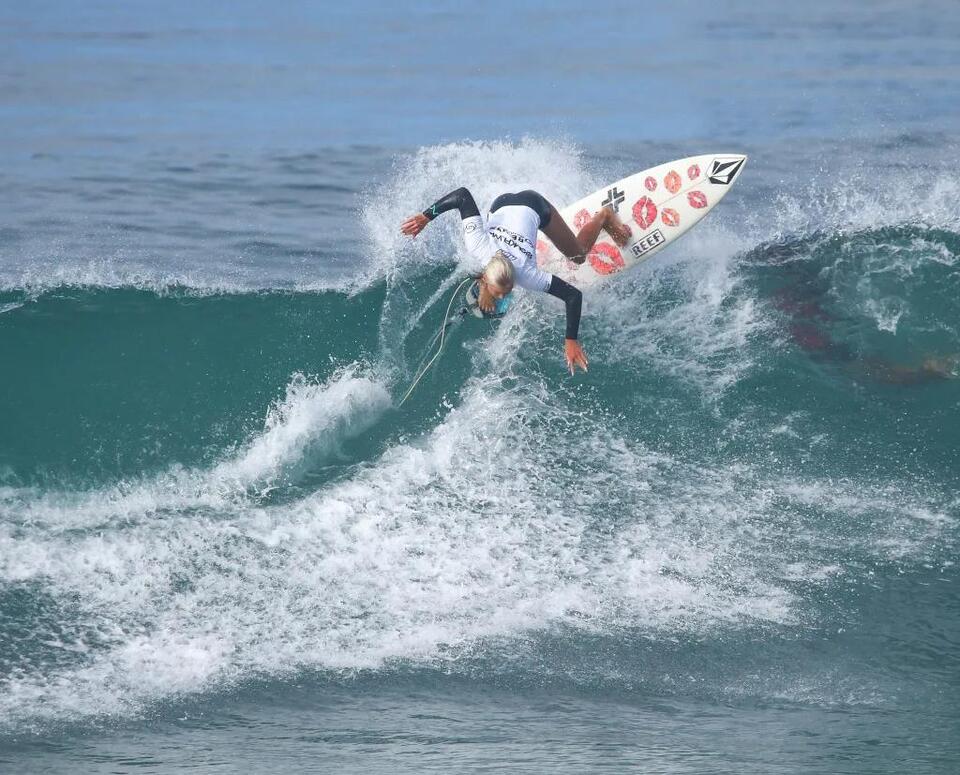 Santa Cruz’s Kaikoura Nauenberg advances to Round of 32 at World Surf ...