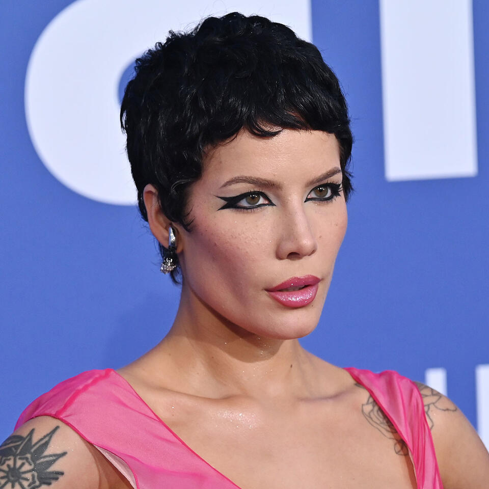 Halsey Opens Up About Being ‘Lucky To Be Alive’ With Her Latest Health ...