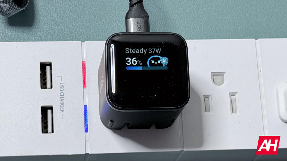 This $30 Charger Has a Face, and It's Judging Your Battery Health ...