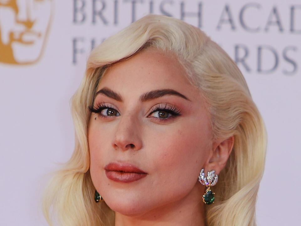 Lady Gaga Says Goodbye To Her Blonde Hair As She Debuts A Jet-Black ...
