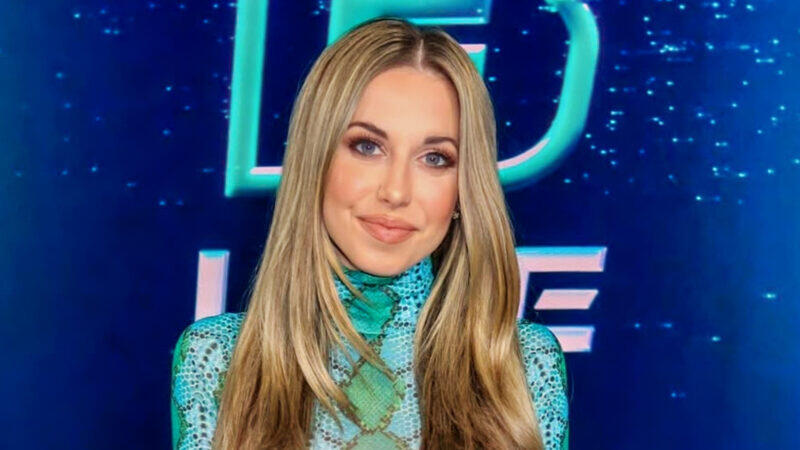 ESPN’s Erin Kate Dolan Sets Social Media On Fire With Her Bikini Mirror ...