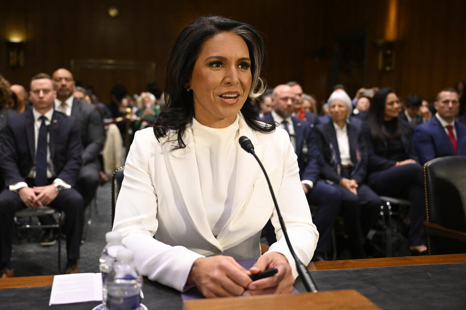 Gabbard gains key support from senator for national intelligence ...