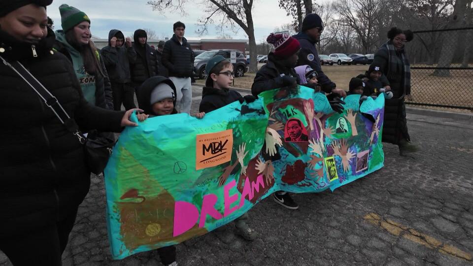 Dr. Martin Luther King Jr. memorial walk draws hundreds in Suffolk ...