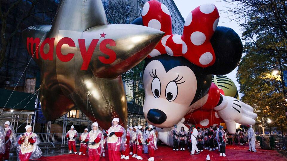 Rare Photos From the Macy’s Thanksgiving Day Parade - NewsBreak