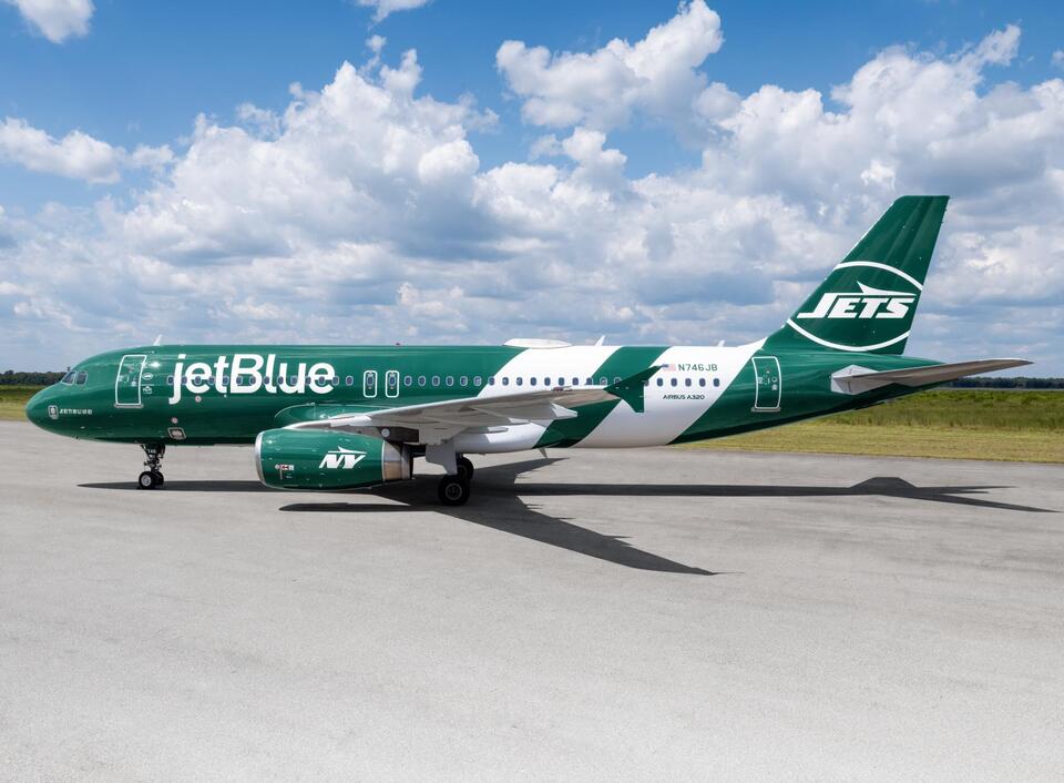 JetBlue updates the New York Jets NFL logo jet for the 2025 season ...