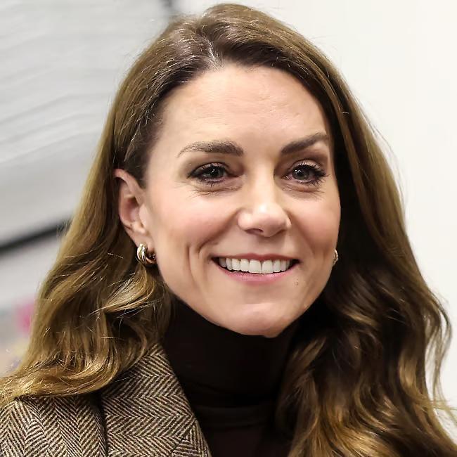 Kate Middleton Turns Heads In A Custom Tartan Coat She Designed Herself ...