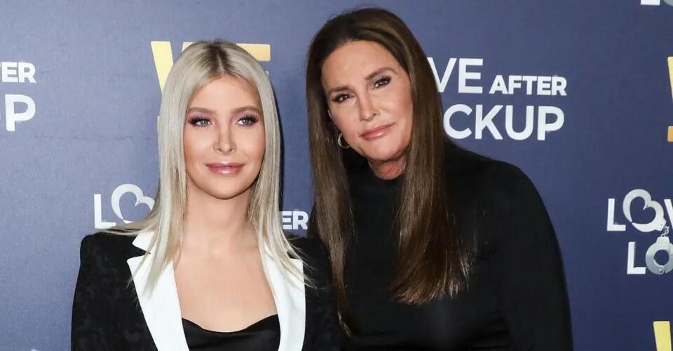 'It's So Difficult': Tearful Caitlyn Jenner Addresses Young Manager and ...