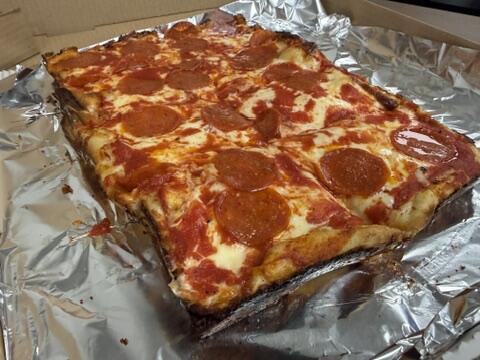 Vesuvio’s Pizzeria and Sports Bar – Mountain Top - NewsBreak