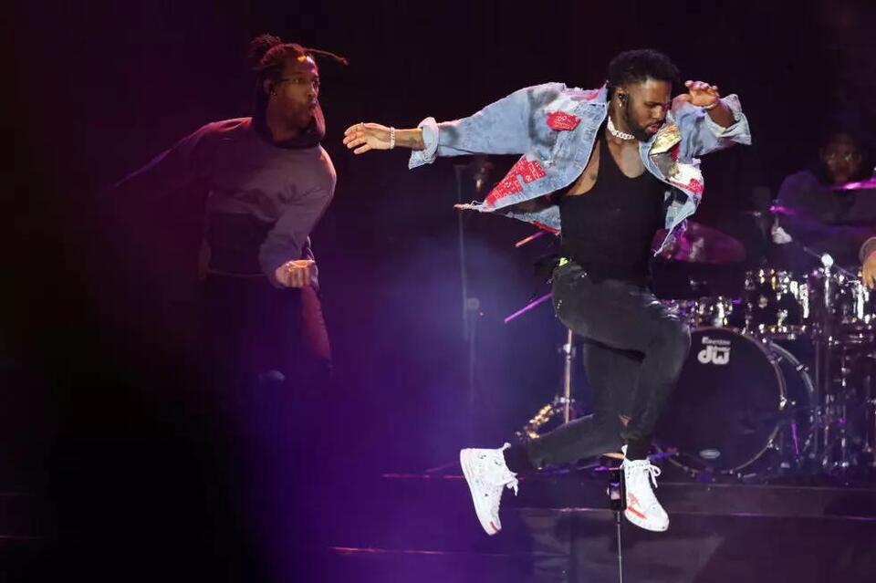 Police: R&B Singer Derulo Involved in Vegas Resort Scuffle - NewsBreak