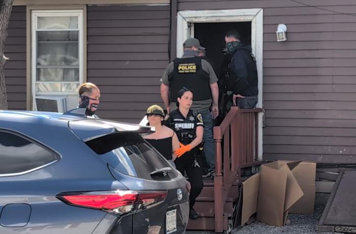 Suspect nabbed during lunchtime drug raid (VIDEO) - NewsBreak