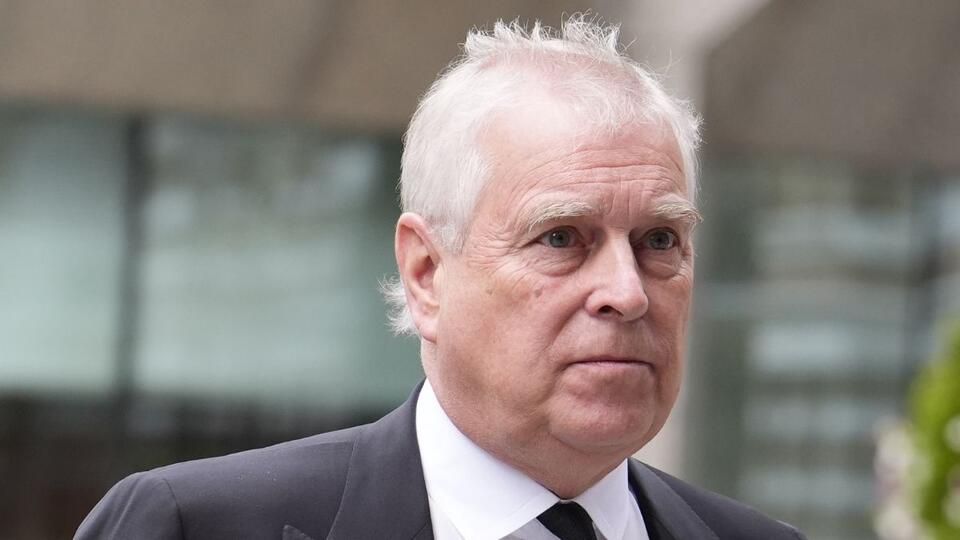 Ex-Prince Andrew Pictured With Jeffrey Epstein in New Photo — Report ...