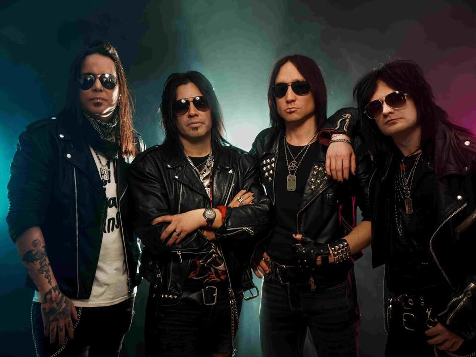 SMOKING SNAKES UNVEIL NEW ALBUM ‘ALL LIGHTS ON’ - NewsBreak