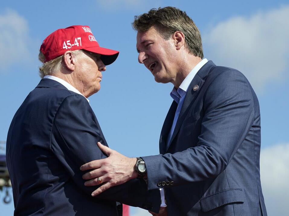 Trump takes a debate night victory lap at Virginia rally