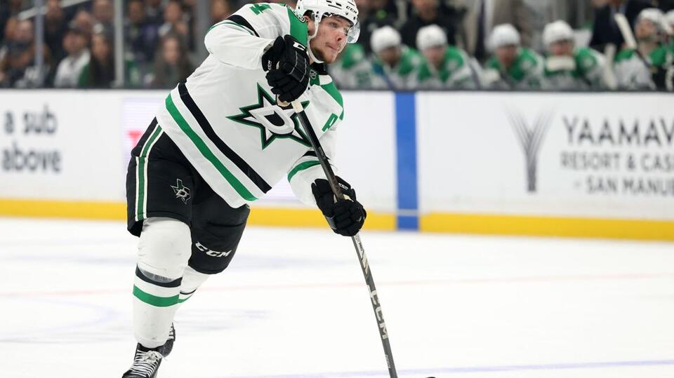 How to watch Chicago Blackhawks vs Dallas Stars NHL game: Live stream ...