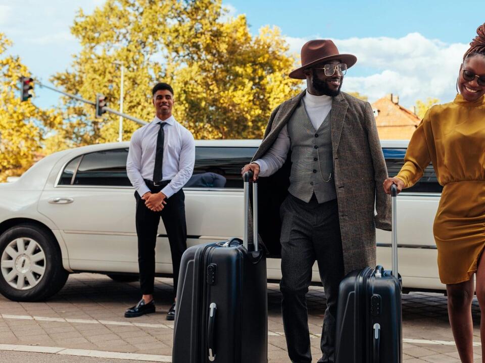 5 Luxury Experiences Rich People Love To Splurge On