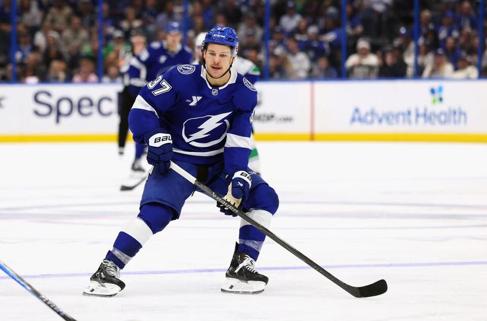 Hagel Leads Lightning to Victory over Flyers with Three-Point Game ...