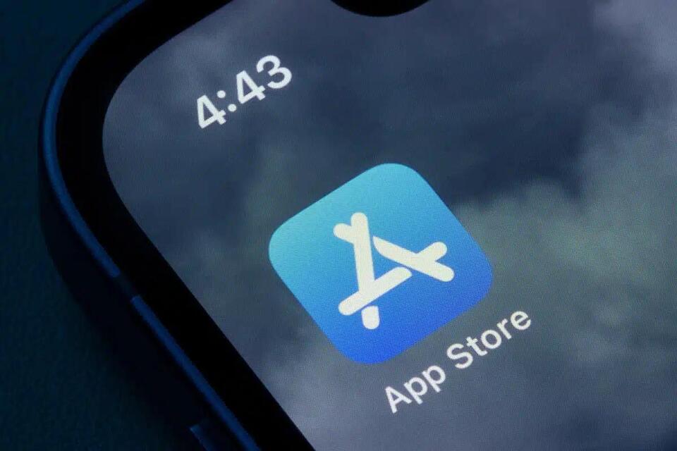 Apple class action allege App Store offers malicious crypto apps ...