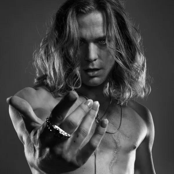 AMC Releases Single “Long Face” From ‘Vampire Lestat’ Series - NewsBreak