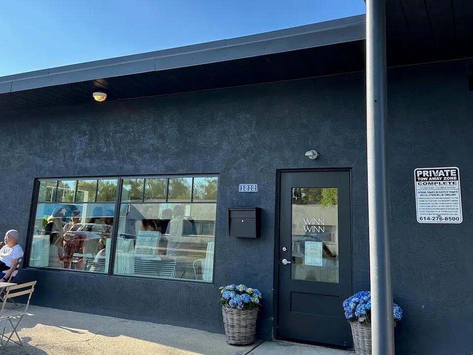 Winn Winn Café Opens Indoor Seating; Bite Me! Breakfast Truck Debuts