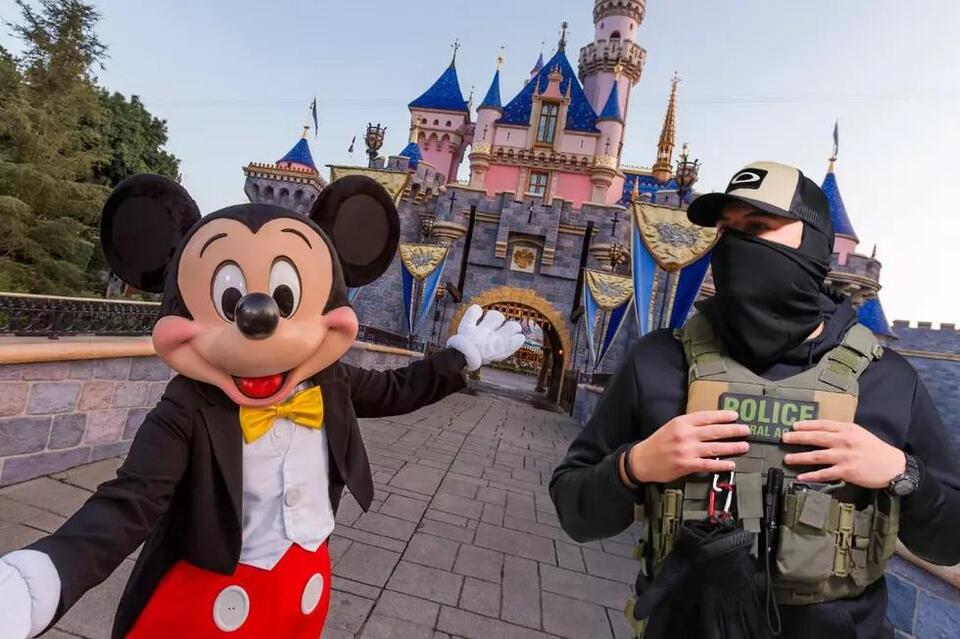 Is ICE Arresting People at Disneyland? - NewsBreak