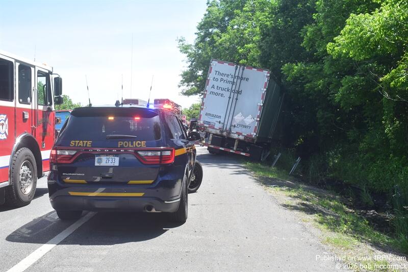 🚧 Tractor-trailer crash causes diesel spill on I-84 East - NewsBreak
