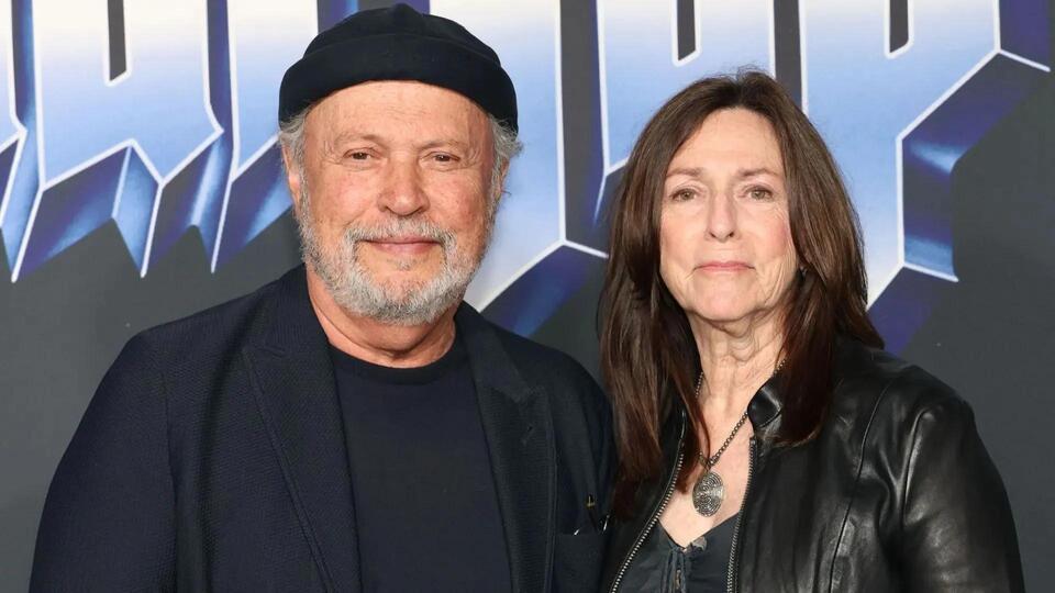 Who is Billy Crystal's wife? Details explored as actor is linked to Rob ...